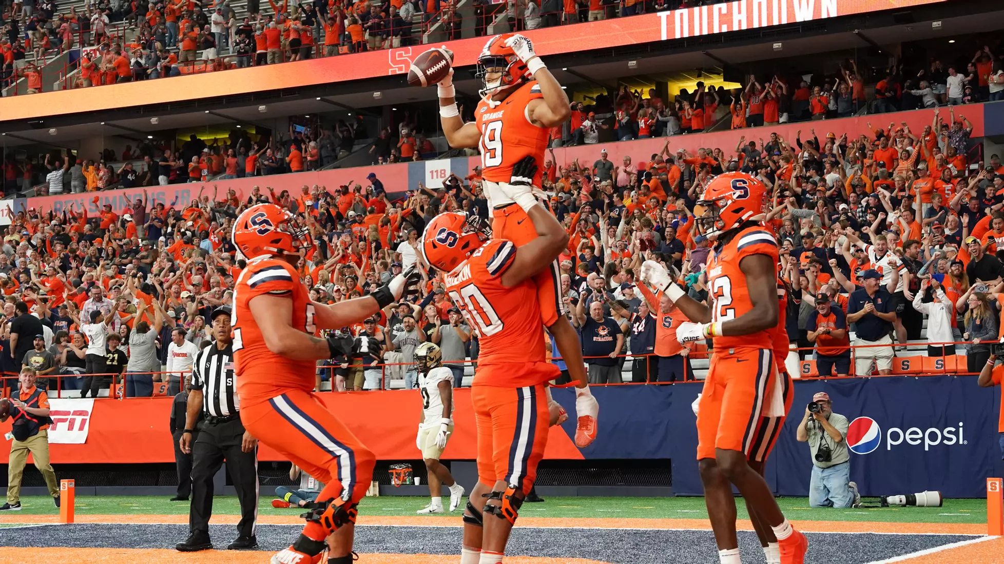 Oronde Gadsden Named Preseason AP All-American - Orange Fizz