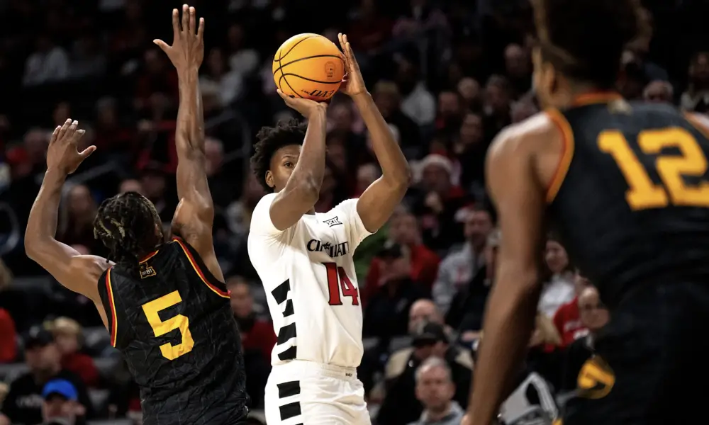 Syracuse Nabs Cincinnati Forward Tyler Betsey From the Portal